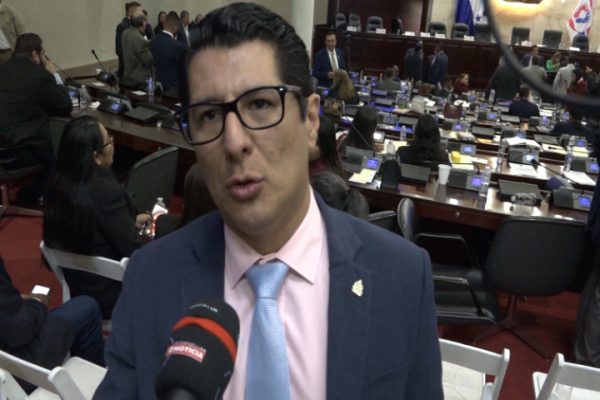 No es injerencia, es regulación, justifica Francis Cabrera sobre ...